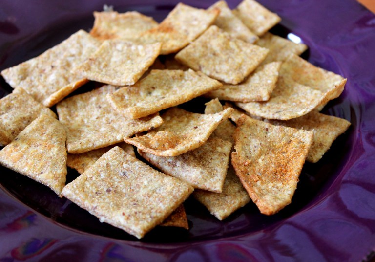 Crispy Whole Wheat Onion and Garlic Crackers | Live. Learn. Love. Eat.