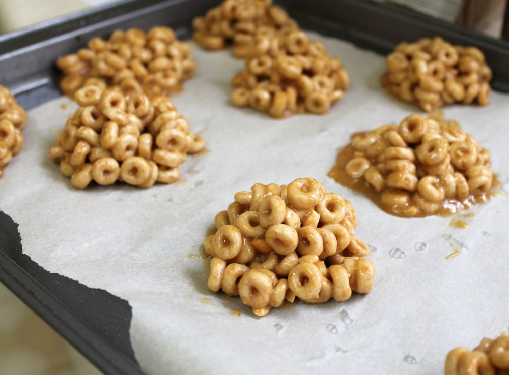 Peanut Butter Cheerio Clusters | Live. Learn. Love. Eat.